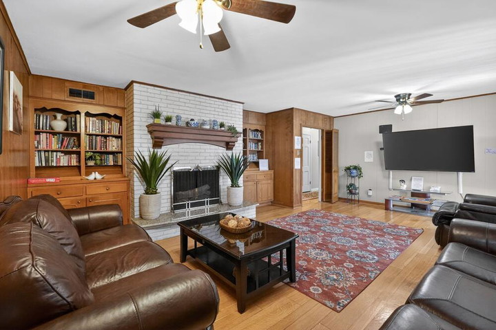 Graceland Getaway  Spacious 4br Memphis House - Southaven, MS