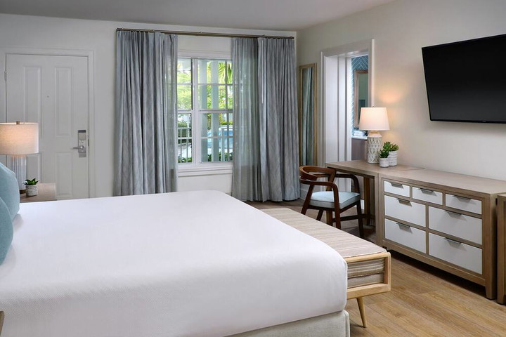 Escape To Key West  3 Onsite Swimming Pools & Steps Away From The Beach - Key West, FL