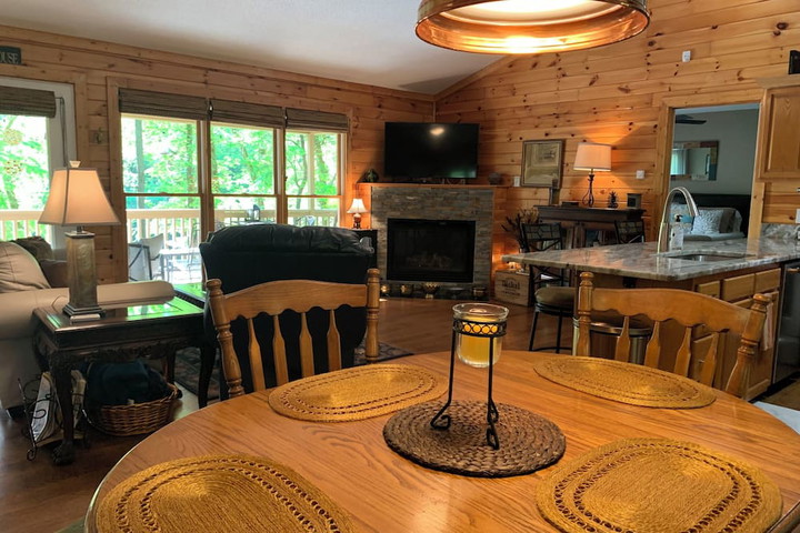 Chestatee River Cabin - Clermont, GA