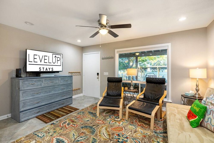 Lakefront Escape~dock Access~patio~lake Lbj - Kingsland, TX
