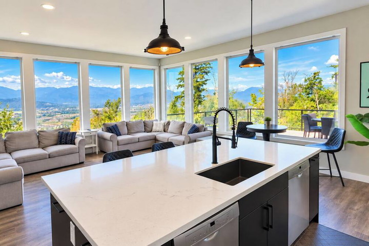 #Themonopolyhouse-private Acreage /Bar/arcade/gym/hottub/sauna/sports Court/golf - Chilliwack