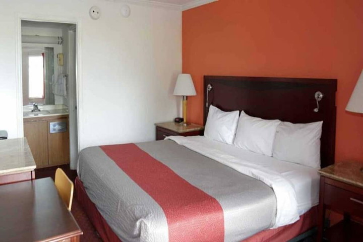 1 Queen Bed | Non-smoking - Ohio