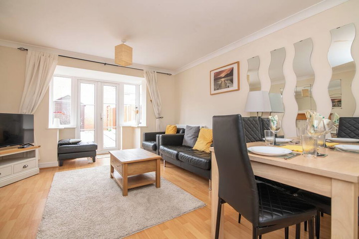 Fantastic 4 Bed House With 3 Bathrooms In Pleasant Location - Birmingham