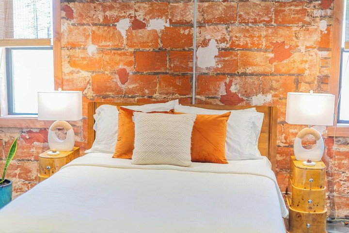 The Secret Cenote Hotel  Zaci Suite C, Queen Suite Downtown Jacksonville - Jacksonville, TX