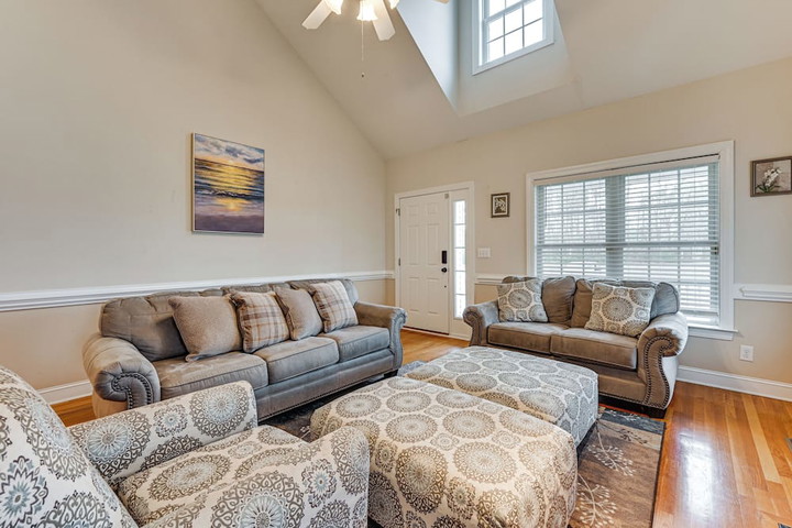 9 Mi To Dtwn: Greenville Home W/ Screened Patio! - Greenville, NC