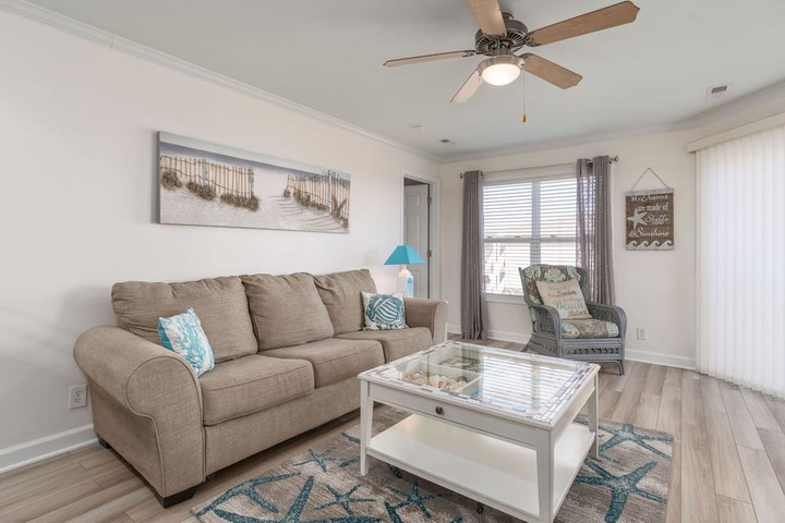 Sea View: Condo With Community Pool, Close To Island Attractions - Bald Head Island, NC