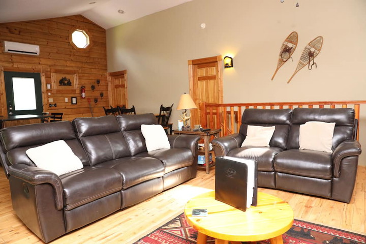 Make Cabin Fever Fun For 10 Hot Tub And Fire Pit - Oakland, MD
