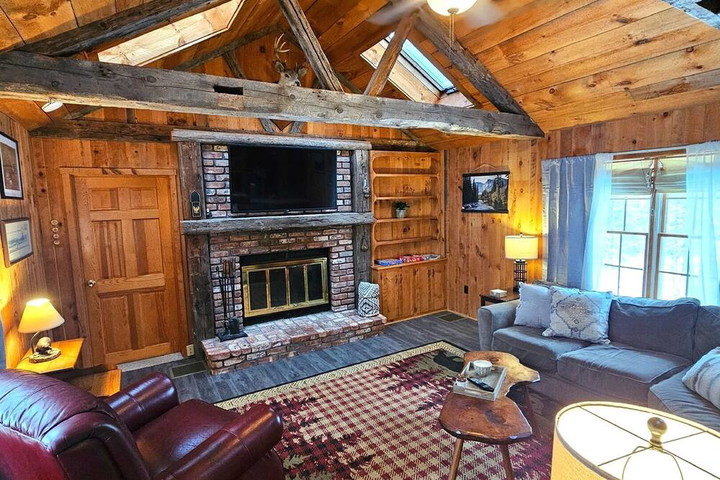 Brant Lake Retreatsleeps 25 | Hot Tub | Gore Mtn. - Schroon Lake, NY