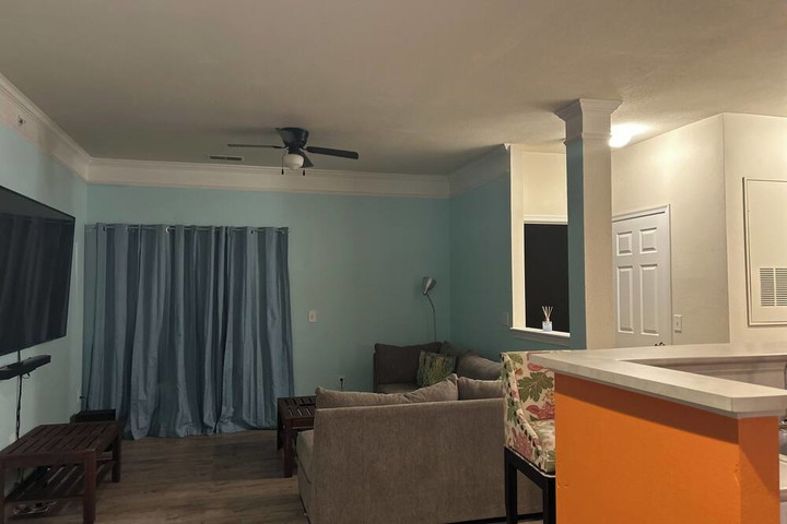 Bright Apartment In A Superb Virginia Beach Location With Ac - Virginia Beach, VA