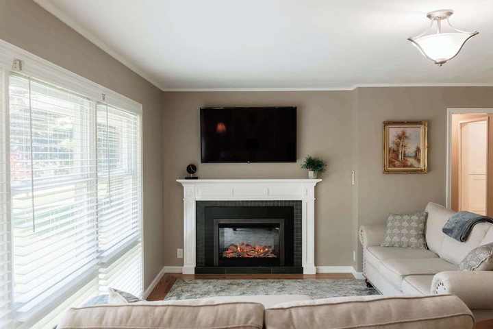 Walk To Hws- Bbq, Fire Pit, & Fireplace - Geneva, NY