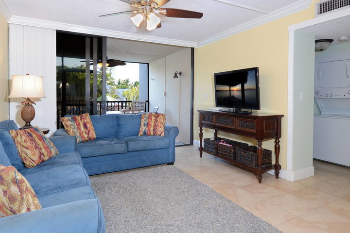 B105 Moon Bay - 3 Bedroom Townhouse Includes Studio Apartment And Boat Dockage - Key Largo, FL