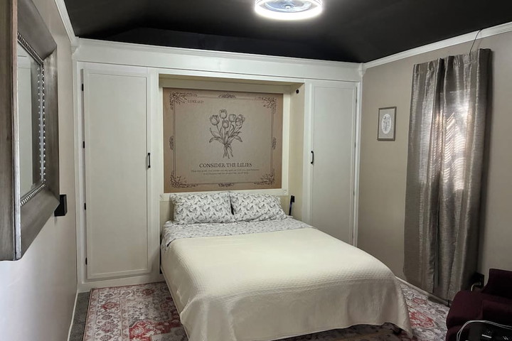 Tiny Home On 3 Park Like Acres In New Iberia, La - Louisiana
