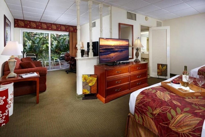 Convenient Room For Families Near Parks And Mini Golf - Naples, FL