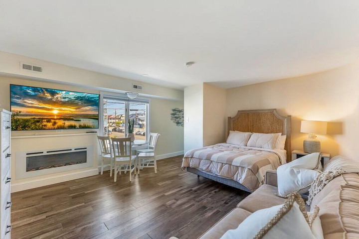1br Beach Retreat - Pool, Parking & Boardwalk - Ocean City, NJ