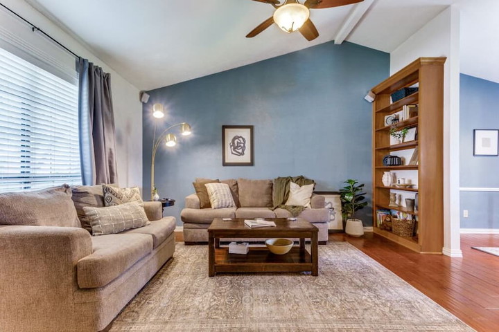 Escape To Olivia's Hideaway In Allen! Close To Shopping,eat, And Entertainment - Allen, TX