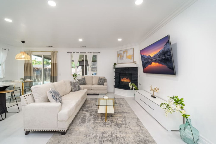 Gem Of The Valley  (Upscale, Comfort & Spacious) - Murrieta, CA