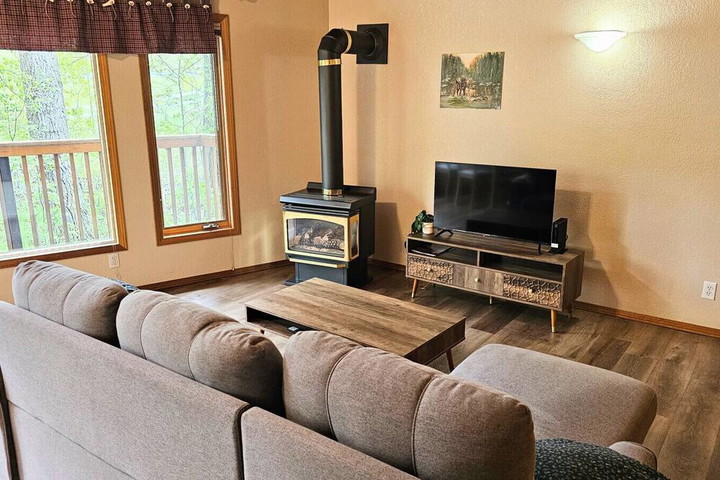 Crowsnest River Chalet - Moose - Blairmore
