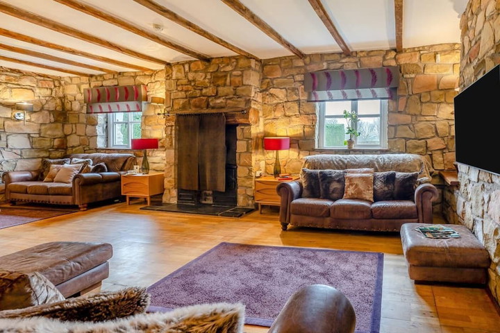 14 Bed In Llansanffraid (Oc-b30382) - North Wales