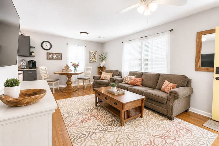 Cozy 2-bedroom Cottage In Delightful Eudora With Ac - Lawrence, KS