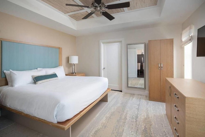 Two-bedroom Villa With Tranquil Colors, Soothing Textures And Island Charm - Anna Maria, FL