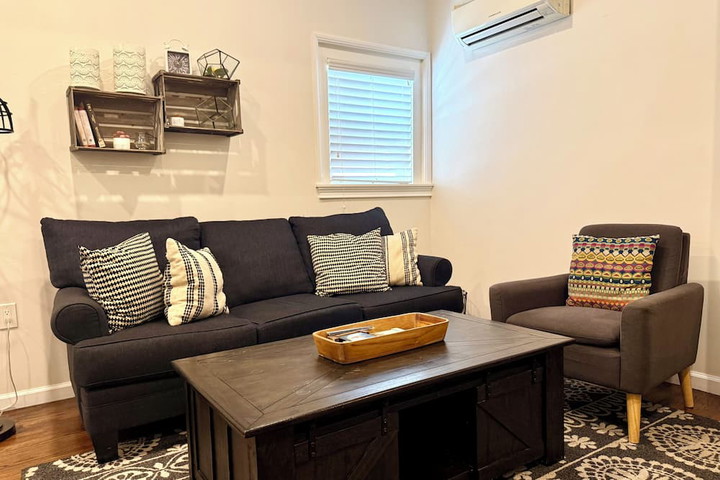 Family-friendly 3 Bed / 2 Bath In San Diego's Best Location - San Diego, CA