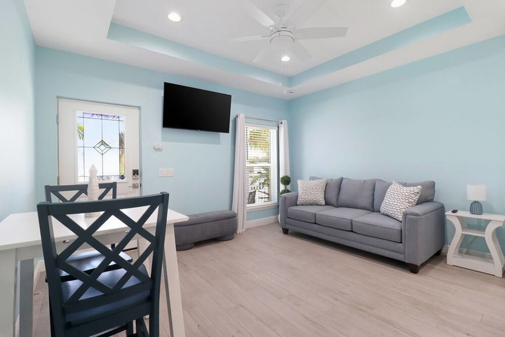New! Charming Lilac Cottage 111 - Punta Gorda, FL