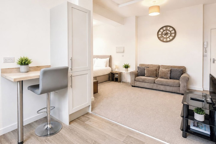 Modern New Redeveloped Studio Apartment In Clacton - Walton-on-the-Naze