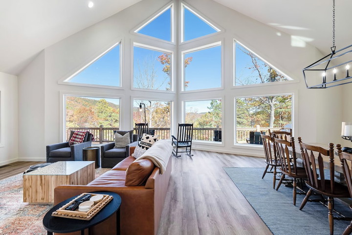 Chic Alpine Lodge With 5br + Views To Remember - Massanutten, VA