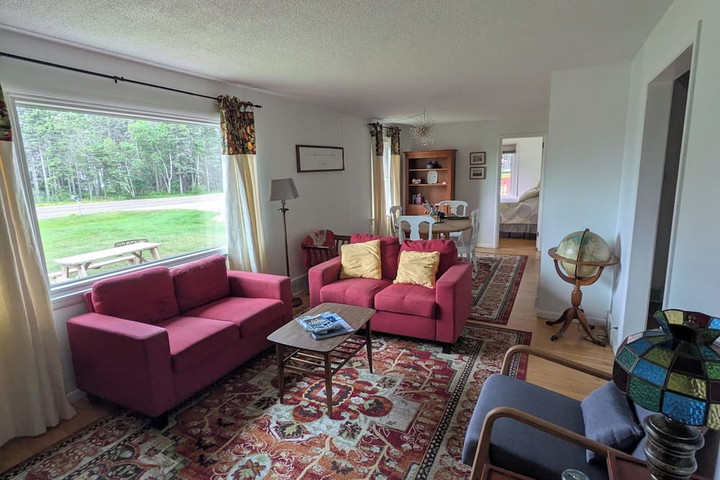 Cozy Two Bedroom Bungalow - Duluth, MN