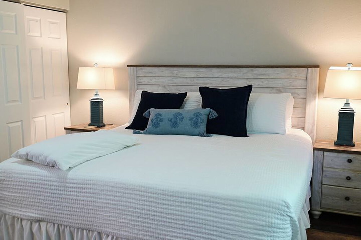 Relaxed Luxury · Refined North-side 1 Bedroom - Bradenton Beach, FL