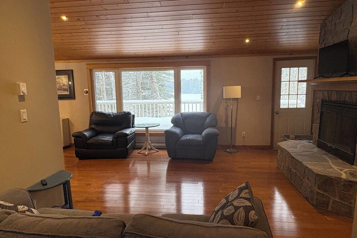Muskoka Lakefront Cottage Retreat, All-season, Sauna, Water Activities - Huntsville