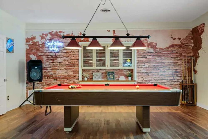 Indoor Pool Oasis On 4 Acres + 2 Game Rooms - Lake Hamilton, AR