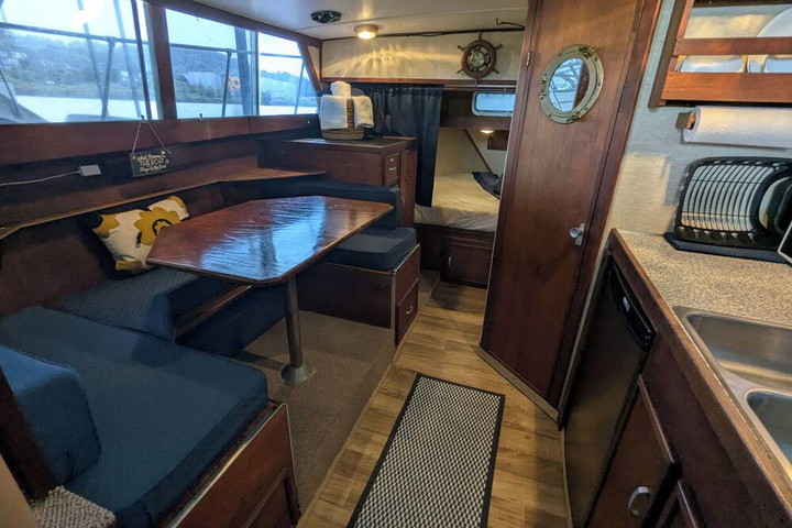 Cozy Vintage Yacht -- Walk To Neyland + Free Parking - Knoxville, TN