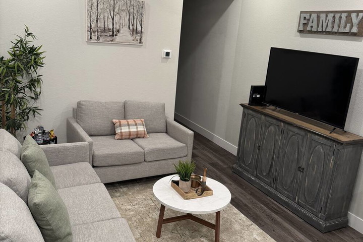 Charming Super Clean 1-bedroom House With Wifi Heat And Ac In Tranquil Roseville - Roseville, CA