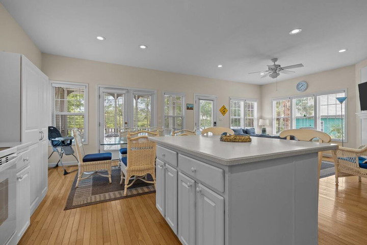 Pet Friendly, Oceanside Interior Home Private Pool - Swansboro, NC