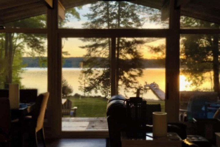 Sunset Pines Oasis-all Season Muskoka Cottage - Huntsville