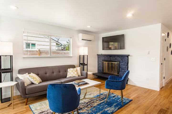 Family Fun Haven: Spacious Retreat With Games, Arcade & Beautiful Kitchen - Tacoma, WA