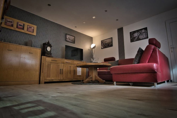 Beautiful Vacation Apartment For Up To 6 People, Im Vulkanland, In The Eifel - Monreal