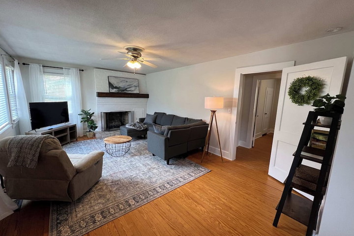 Pet Friendly|fenced In|dt Clayton|walkable - Clayton, NC