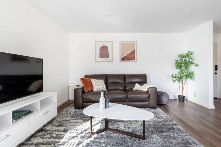 Spacious 3 Beroom 2 Bath Near Dt Alhambra +Ev Charger - Alhambra, CA