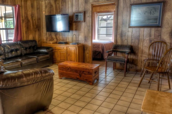 Park View @ Frio River Vacation Rentals - Concan, TX