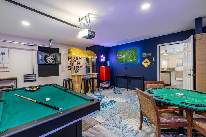 Gorgeous Coastal Home With Plenty Of Space, Close To Beach And Pet Friendly - Navarre Beach, FL