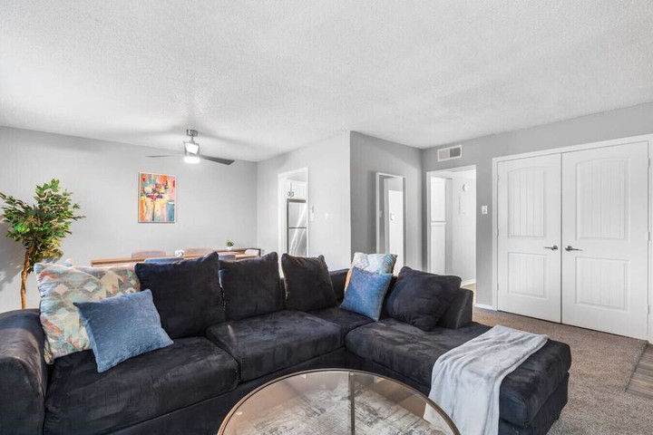 Arlington 2br | At&t, Globe Life, 6 Flags, Parking - Globe Life Park - Arlington
