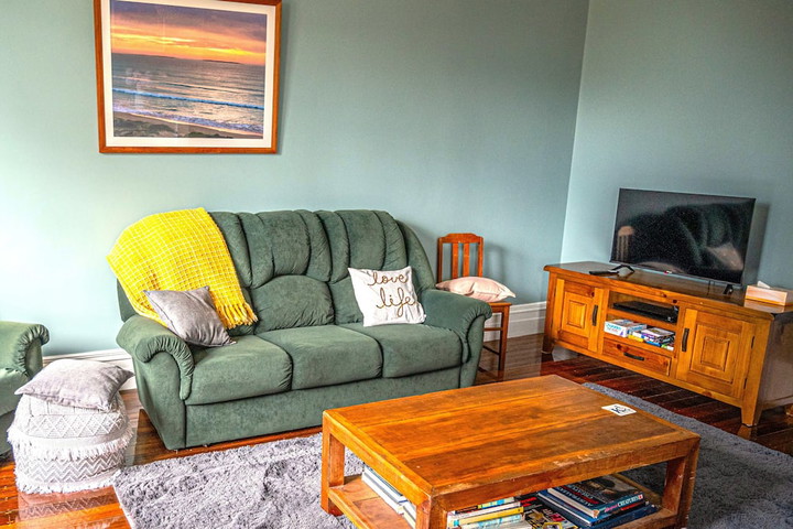 Yambacoona House: Bring Your People Together On King Island - King Island