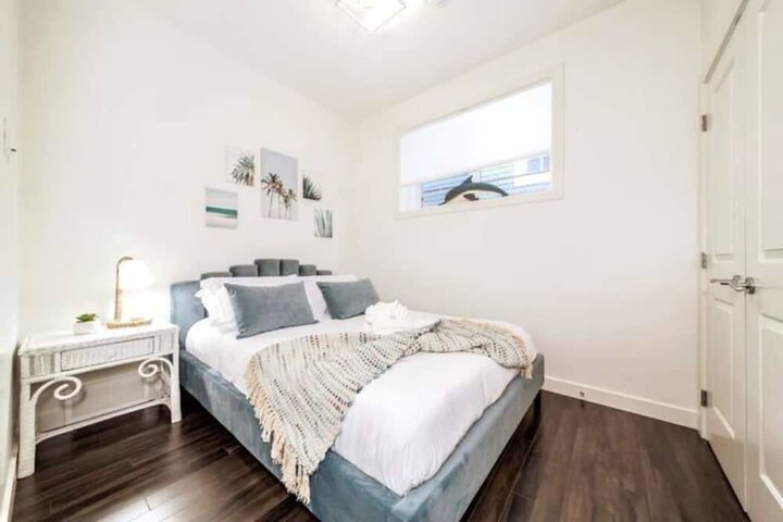 Beach Vibes - King Bed - Fireplace - Netflix - Wifi - Edmonton, Canada