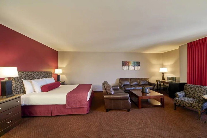 2 Suites Near Mike Hammer Magic & All Access Players Club - Step Into Luxury - Las Vegas, NV