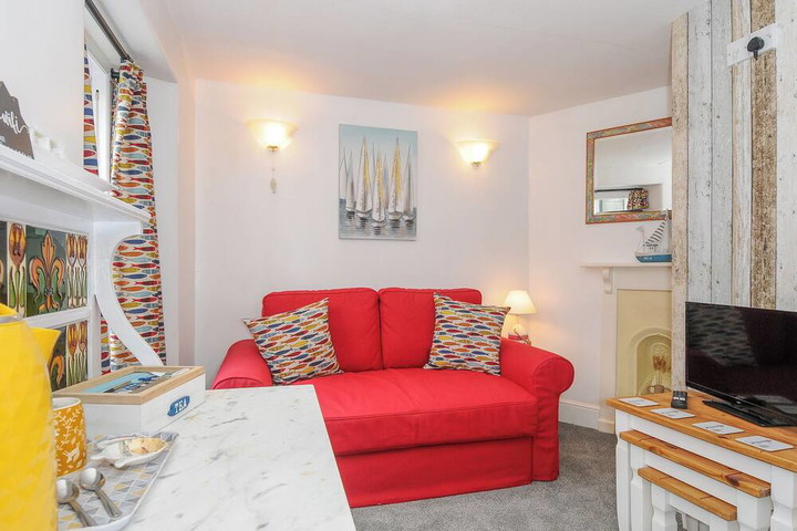 Sea Pinks, Romantic, Country Holiday Cottage In Looe - Looe