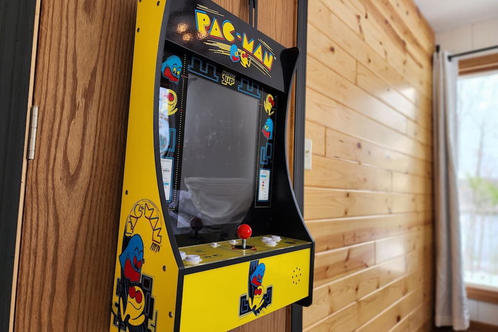 15min To Trailhead, King Bed, Pacman - Wisconsin