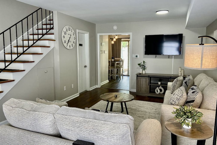 Modern Townhome W/ Balcony Walk To Fuse Stadium - Belmont, NC