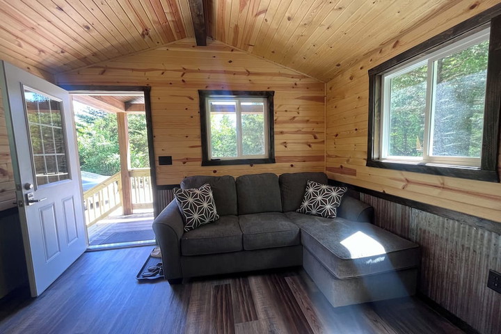 Quiet Cabin In The Woods. - Kansas (State)